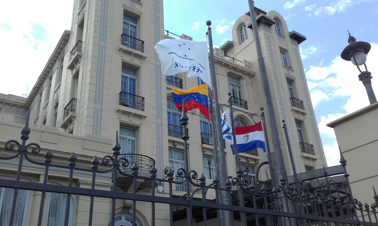 Presidentes del Mercosur se reunirán el 18 de diciembre en Montevideo ... Presidentes del Mercosur se reunirán el 18 de diciembre en Montevideo ...